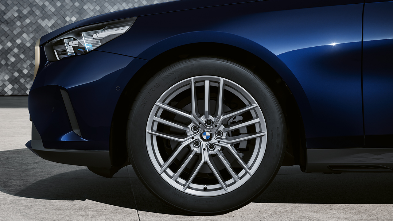 19'' BMW Leichtmetallräder Triplex-Speiche 933 Refined Silver, Winter-Komplettrad-Satz